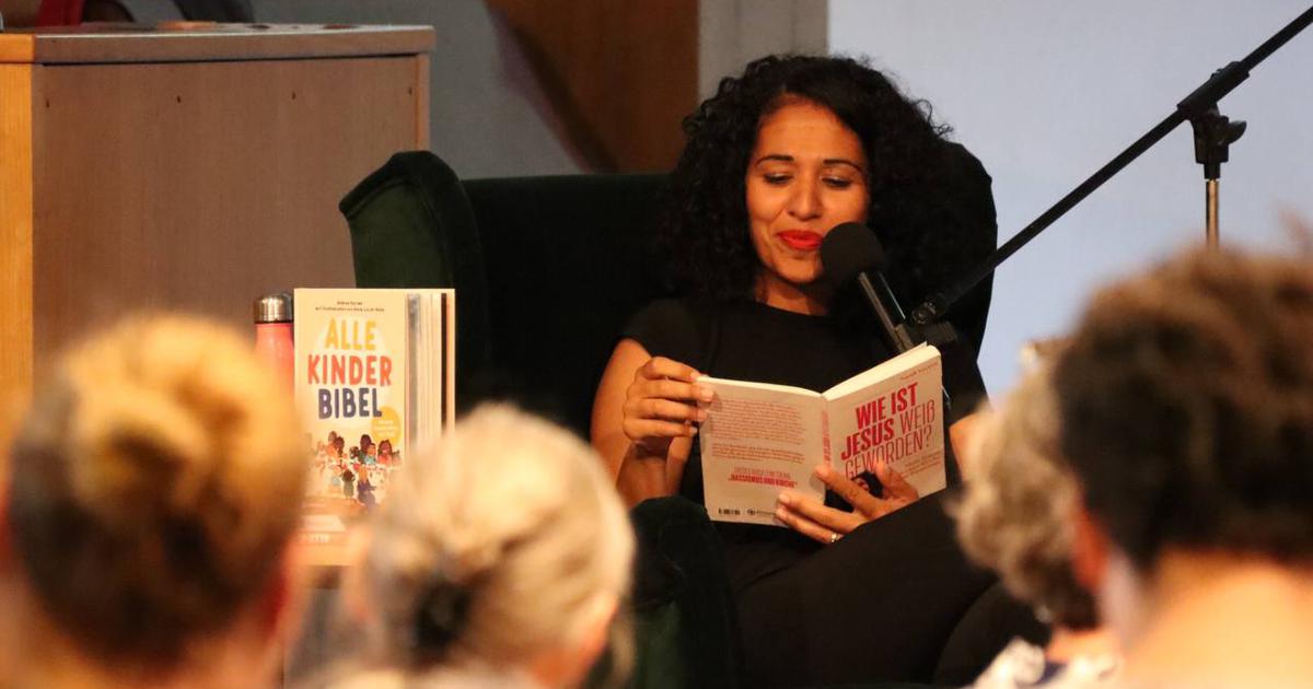 Eine Kirche ohne Rassismus - die EJHN lädt Sarah Vecera zu dem Thema ...