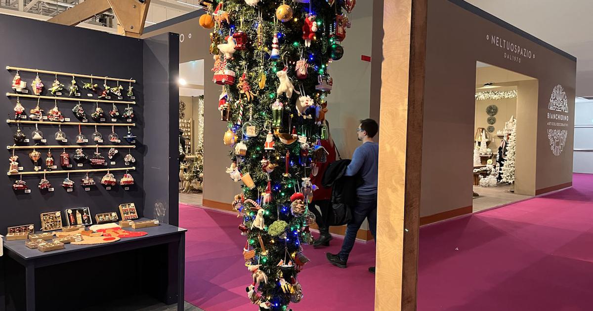 Alles, was baumelt: Ein Besuch auf der „Christmasworld“ - Evangelisches ...